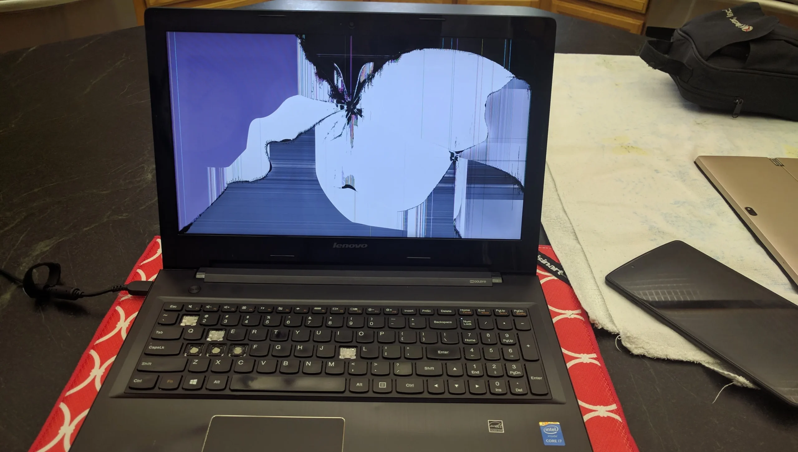 Replace an LCD Screen on Your Laptop: Easy Step-By-Step Guide - Nerds 2 You